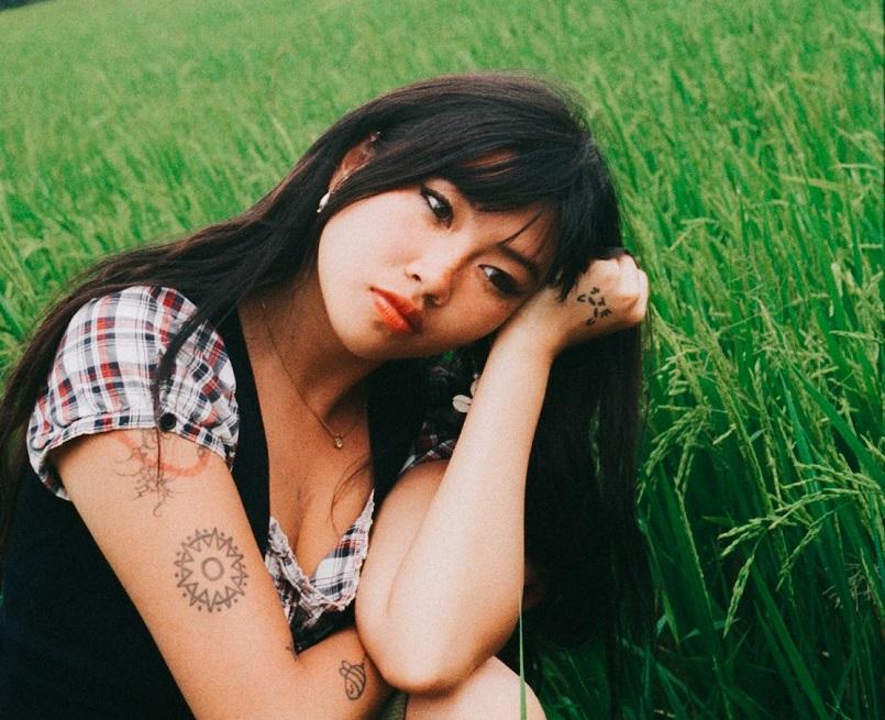 Beabadoobee shares new version of Glue Song feat. Clairo | Live4ever Media